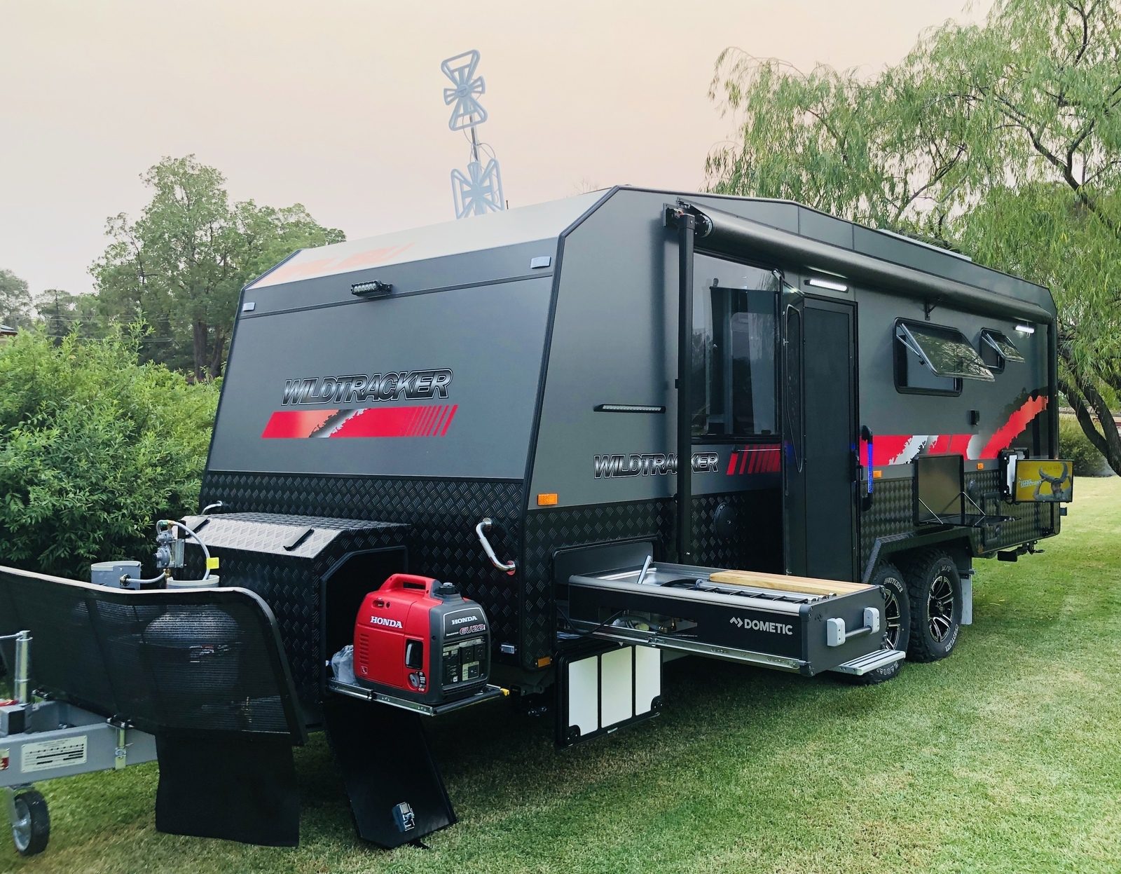 'Malibu Caravans' Handover Tutorial : Off The Grid Caravan Hire